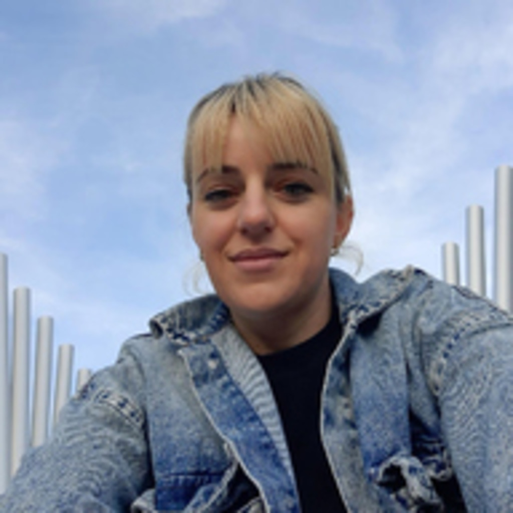 sonila balla - Postbotin - Deutsche Post & DHL | XING