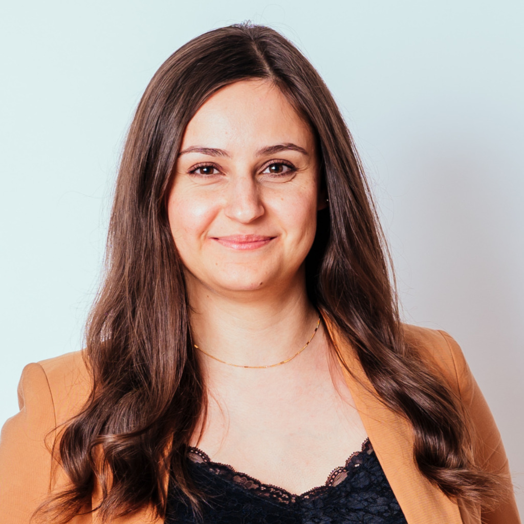 Julia Bosch's Instagram, Twitter & Facebook on IDCrawl