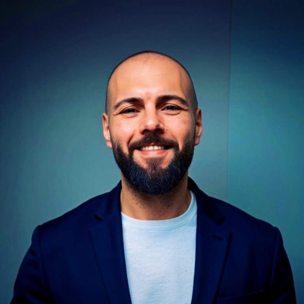 Eren Kara - Business Manager | Tech Contract - Tenth Revolution Group ...