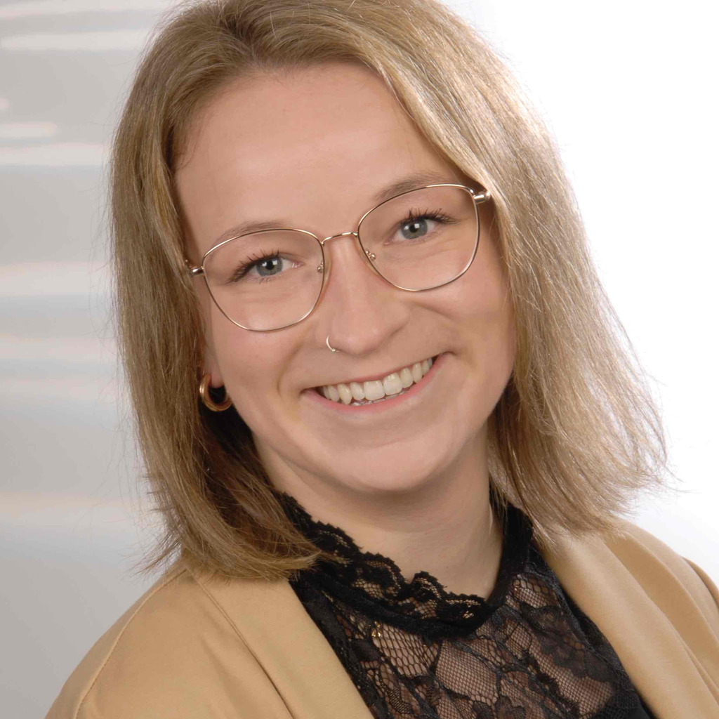 Katharina Bötzer - Teamassistenz - TÜV SÜD Auto Service GmbH - TÜV SÜD ...