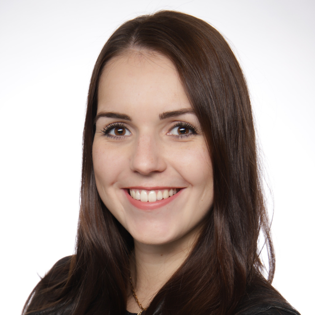 Julia Püsch - Corporate Communications Professional - Canon Deutschland ...