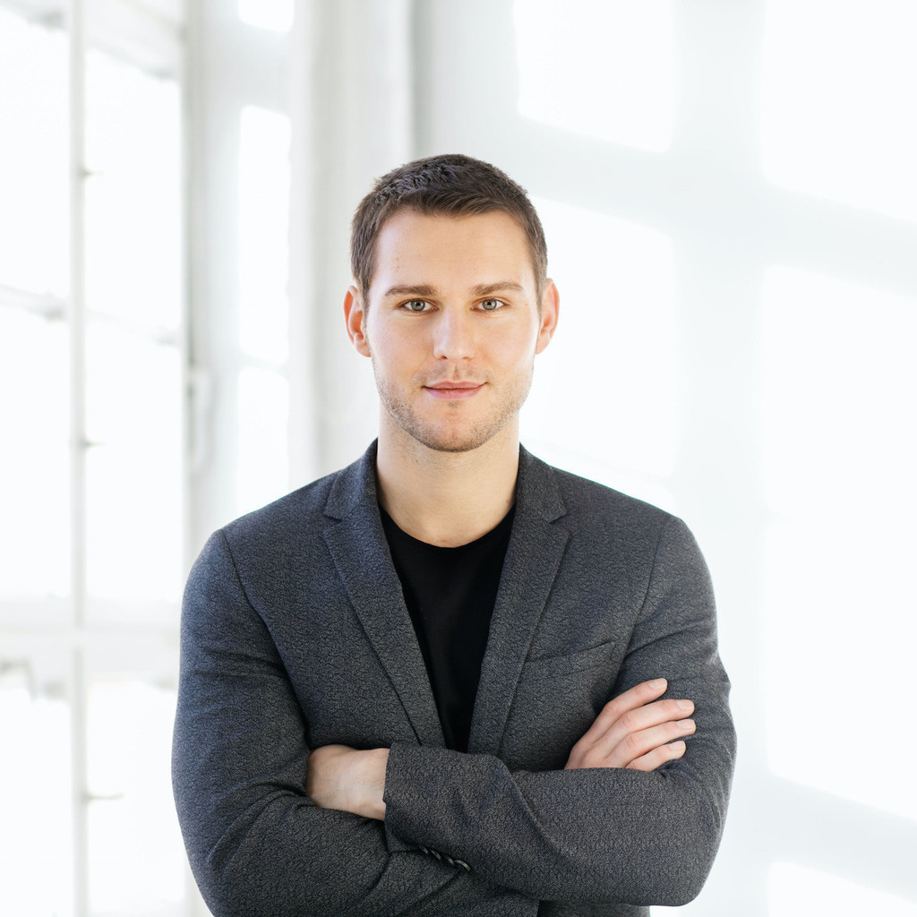 Jakob Fleig - City-Manager - Moncler | XING