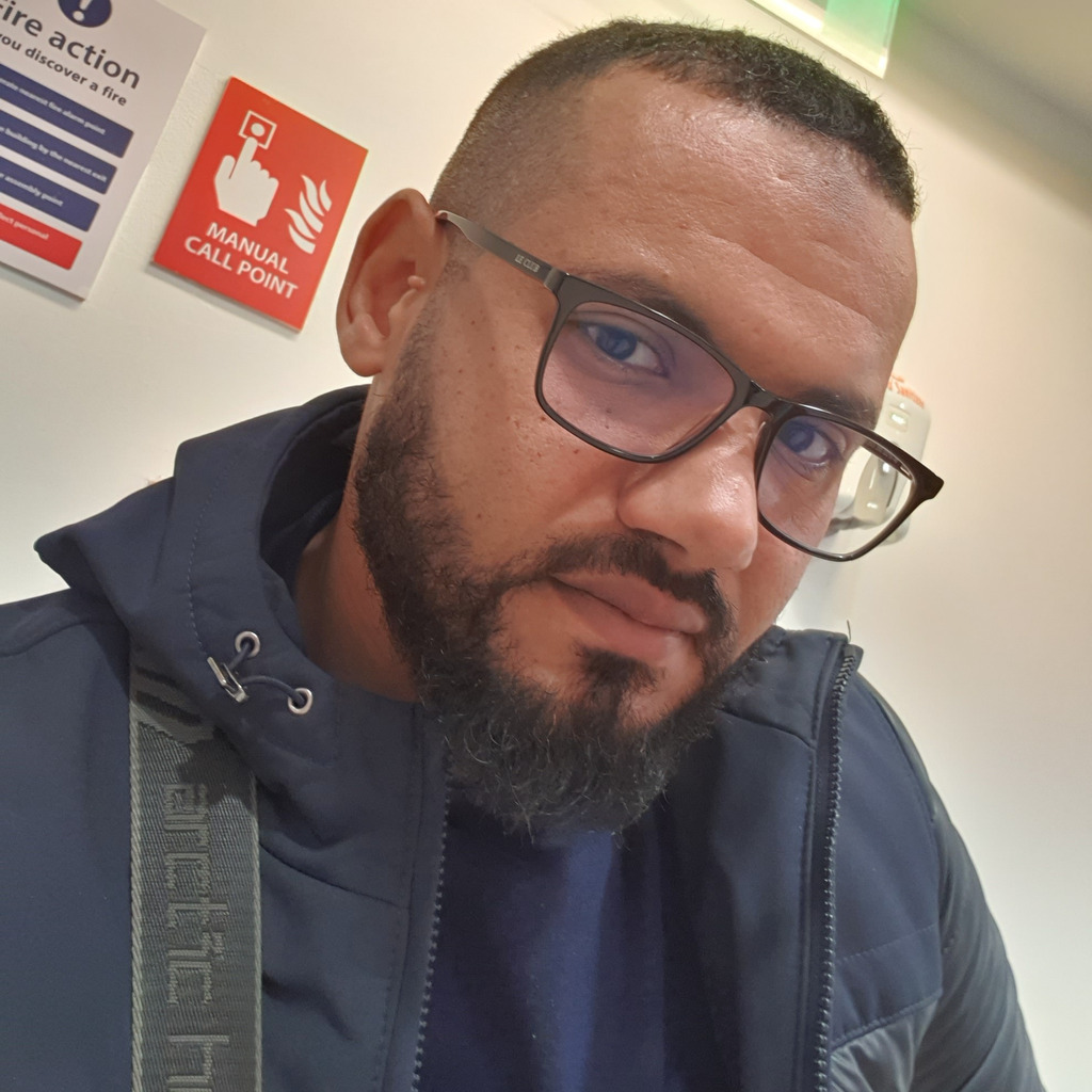 Emad Sallam - Assistant Warehouse Manager - Samsung Electronics | XING