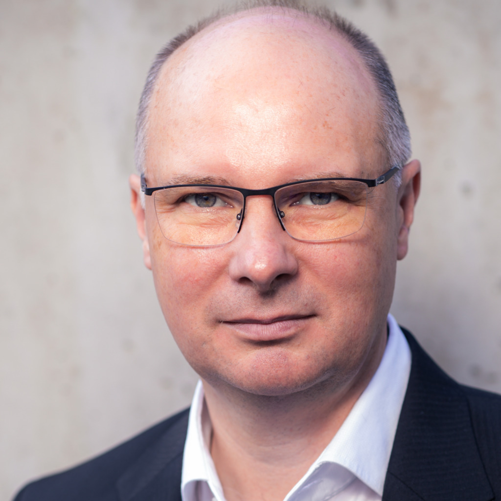 Dr. Andreas Heeg - Global Director Sales VW Group, Volvo & Business ...