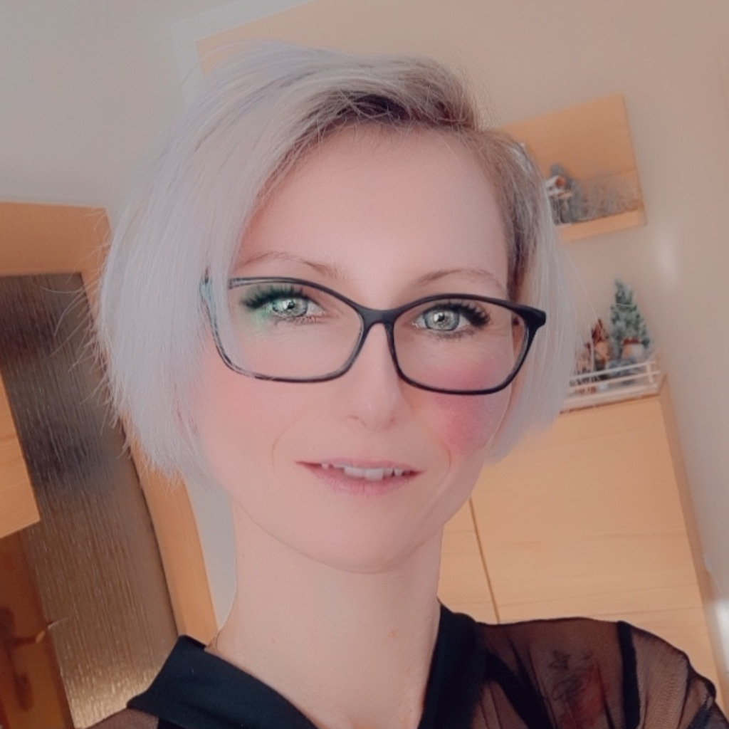 Janine Kaulfuß - CNC-Maschinenbediener - Vitesco Technologies GmbH ...