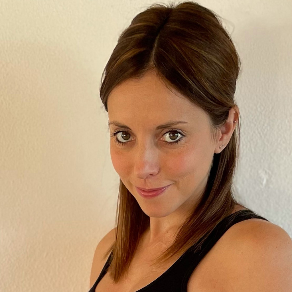 Lisa Lang's Instagram, Twitter & Facebook on IDCrawl