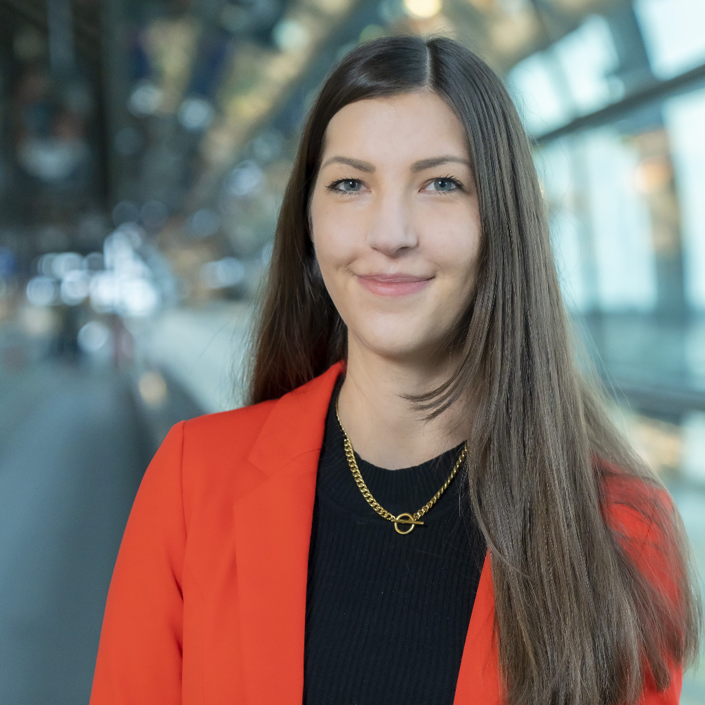 Lisa-Jane Petzsch - Referentin Nachhaltigkeit & Development ...