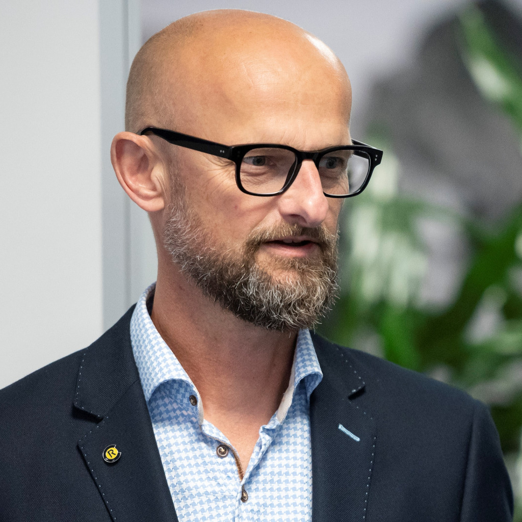 Günther Mayr - Niederlassungsleiter - RISK CONSULT Sicherheits ...