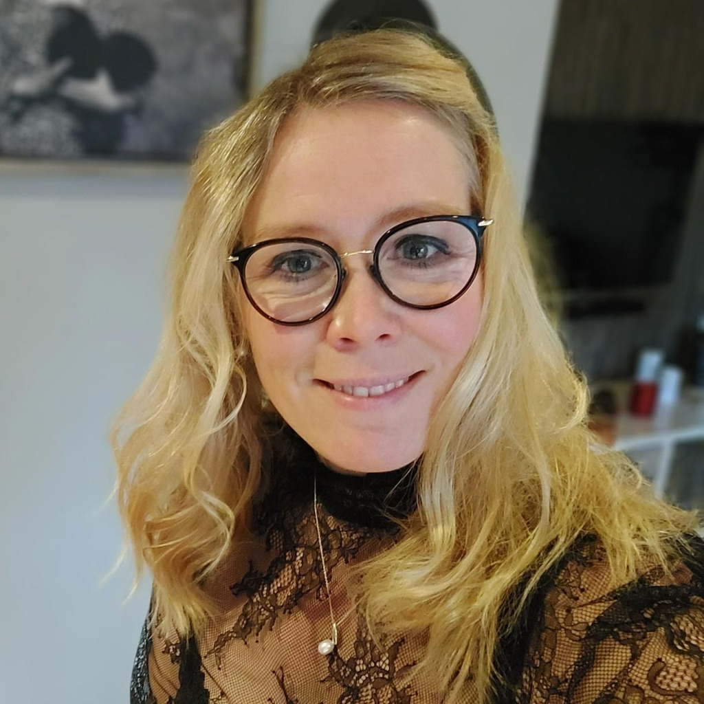 Jessica Thiel - Assistent of CEO - Georg Hagelschuer Holding | XING