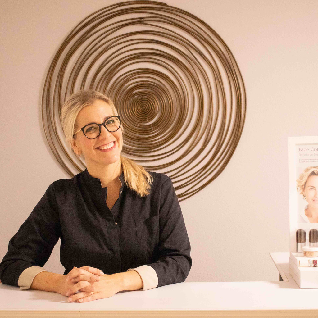 Sabrina Spring - Kosmetikerin - Selbstständiger Einzelunternehmer | XING