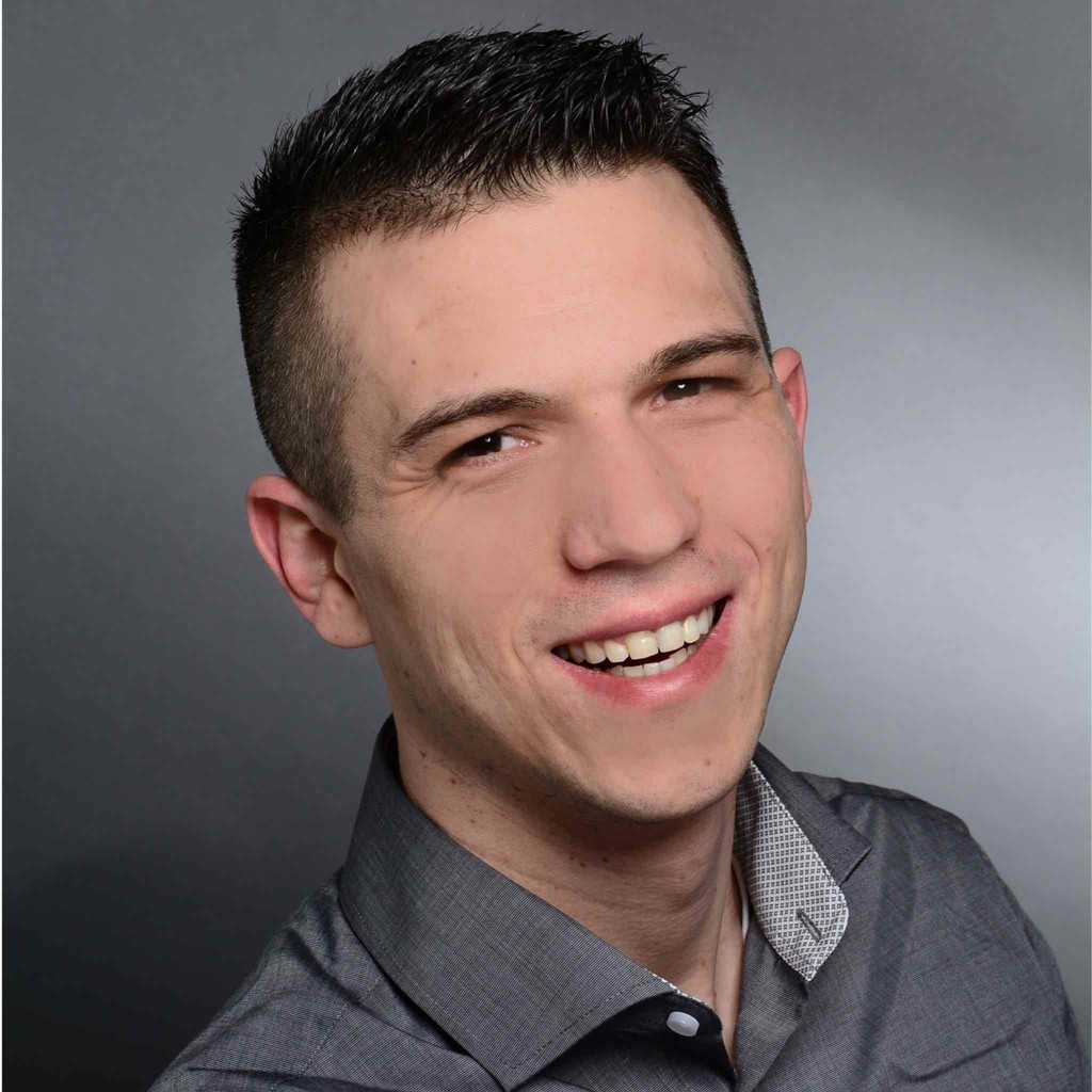 Robert Hann - Serviceberater - Fahrzeug-Werke LUEG AG | XING