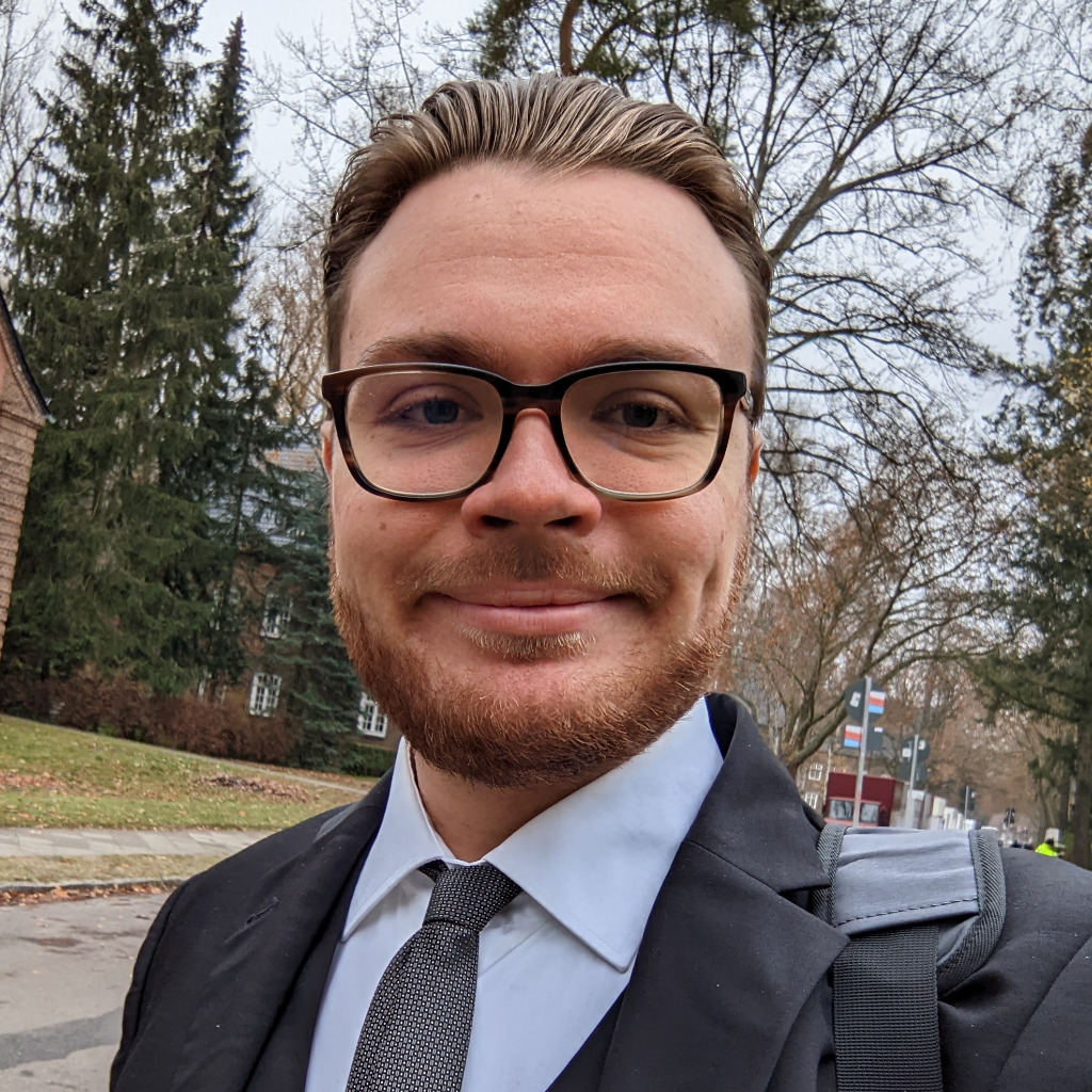 Maximilian Weiß - Mitarbeiter - Staatstheater | XING