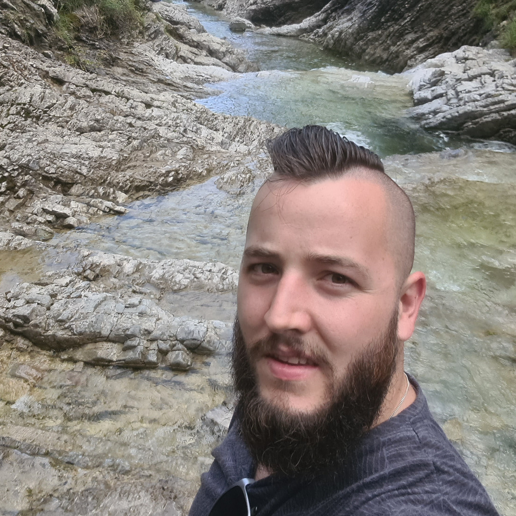 Alexander Baumgärtl - Schichtleiter - Kabel Sterner GmbH | XING