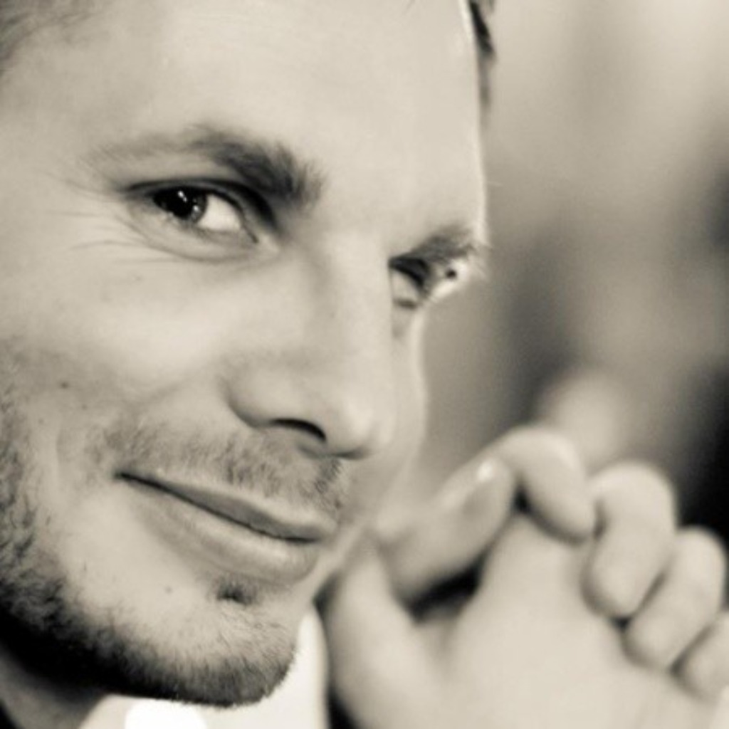 Roger Hoffmann in der Personensuche von Das Telefonbuch