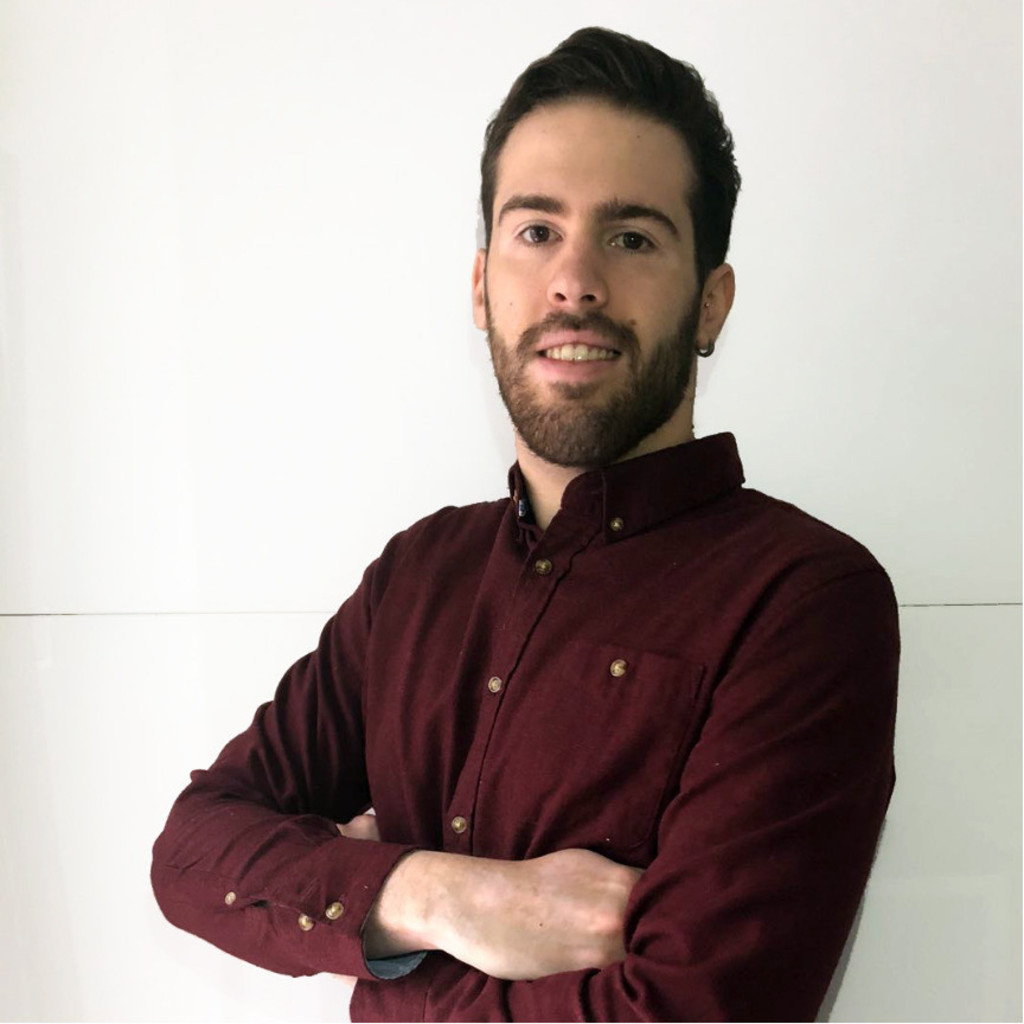 Adrian Sierra Rey - Fremdsprache Nachhlifer - Selbständig | XING