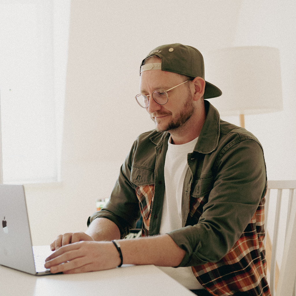 Chris Erhardt - Grafik-Designer/in - Brandherde GmbH | XING