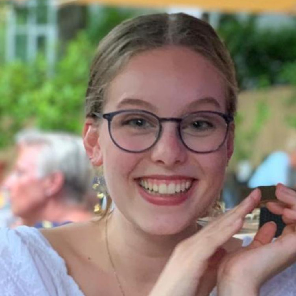 Amelie Schneider's Instagram, Twitter & Facebook on IDCrawl