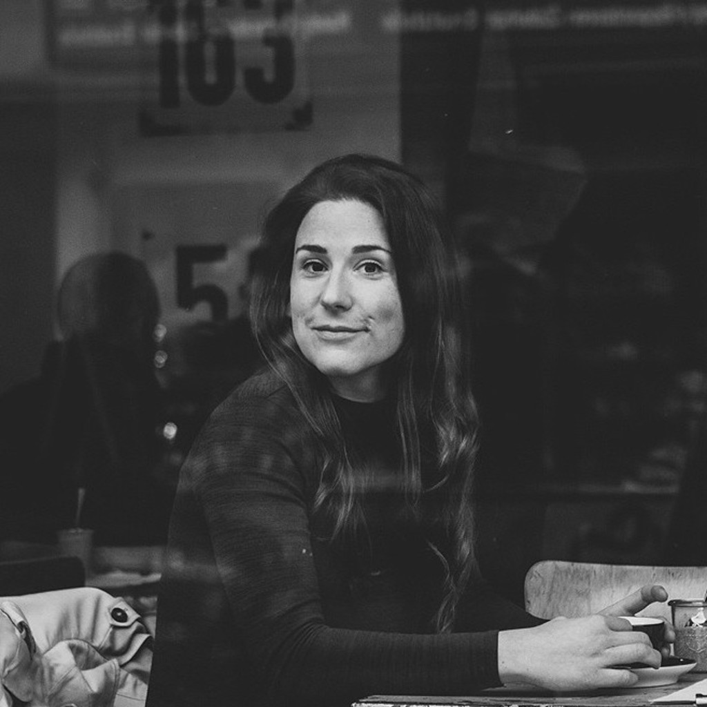 Bettina Storm - Sprecherin - Bettina Storm | XING