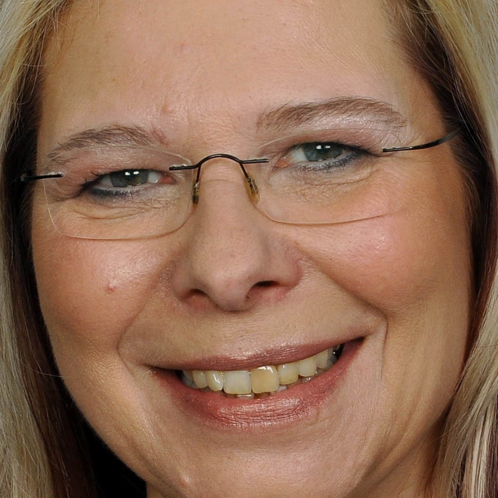 Ute Bischoff - Head of Inside Sales Automotive - Endrich | XING