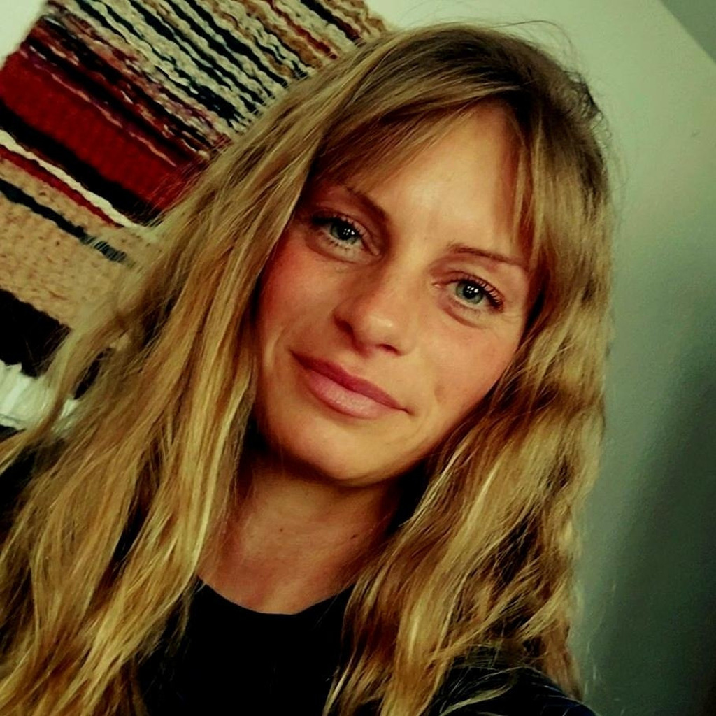 Julia Lindenberg - Gruppenleiter Heilerziehungspflegerin - Caritas | XING