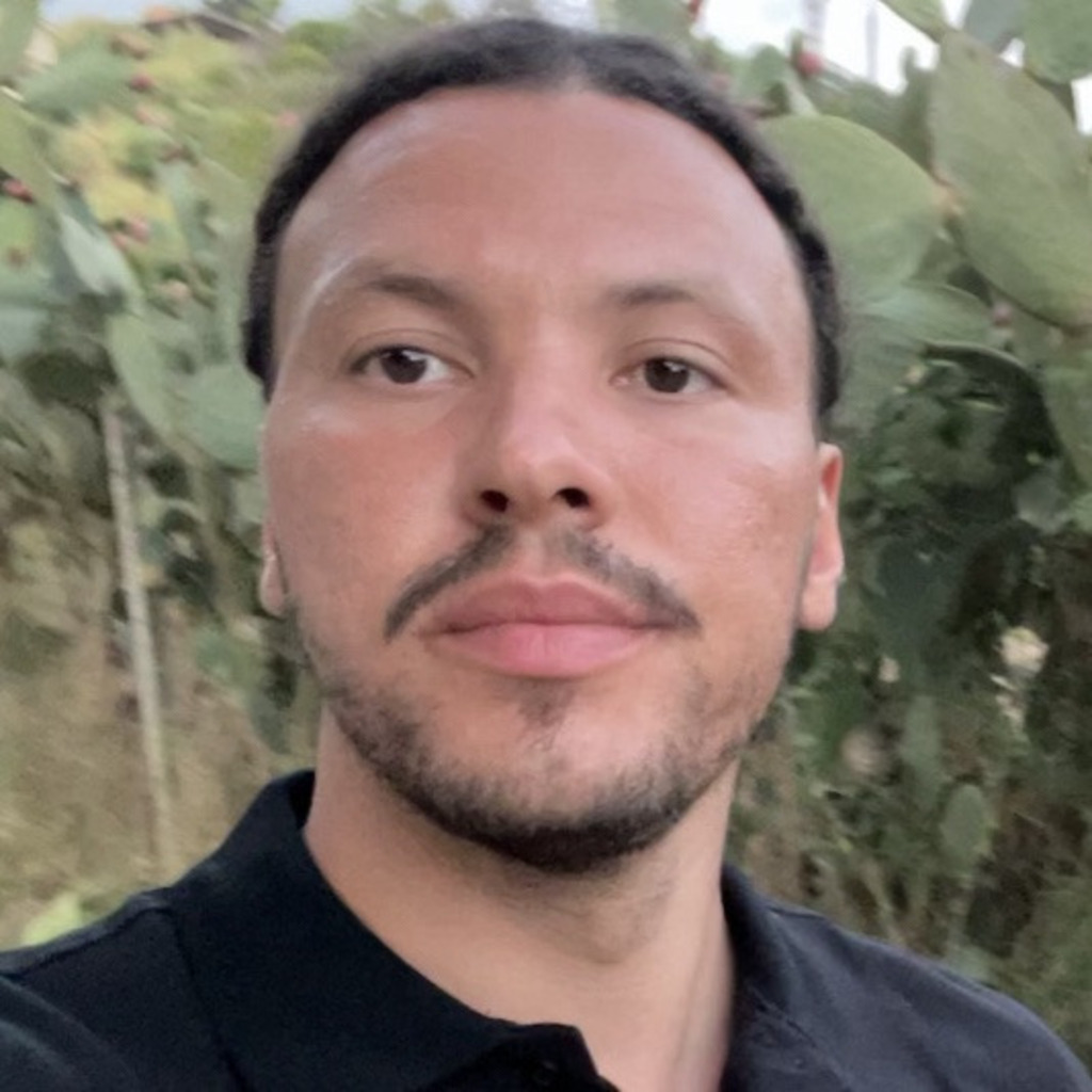 Kevin Jones - It Service techniker - Rosenberger-OSI GmbH & Co. OHG | XING