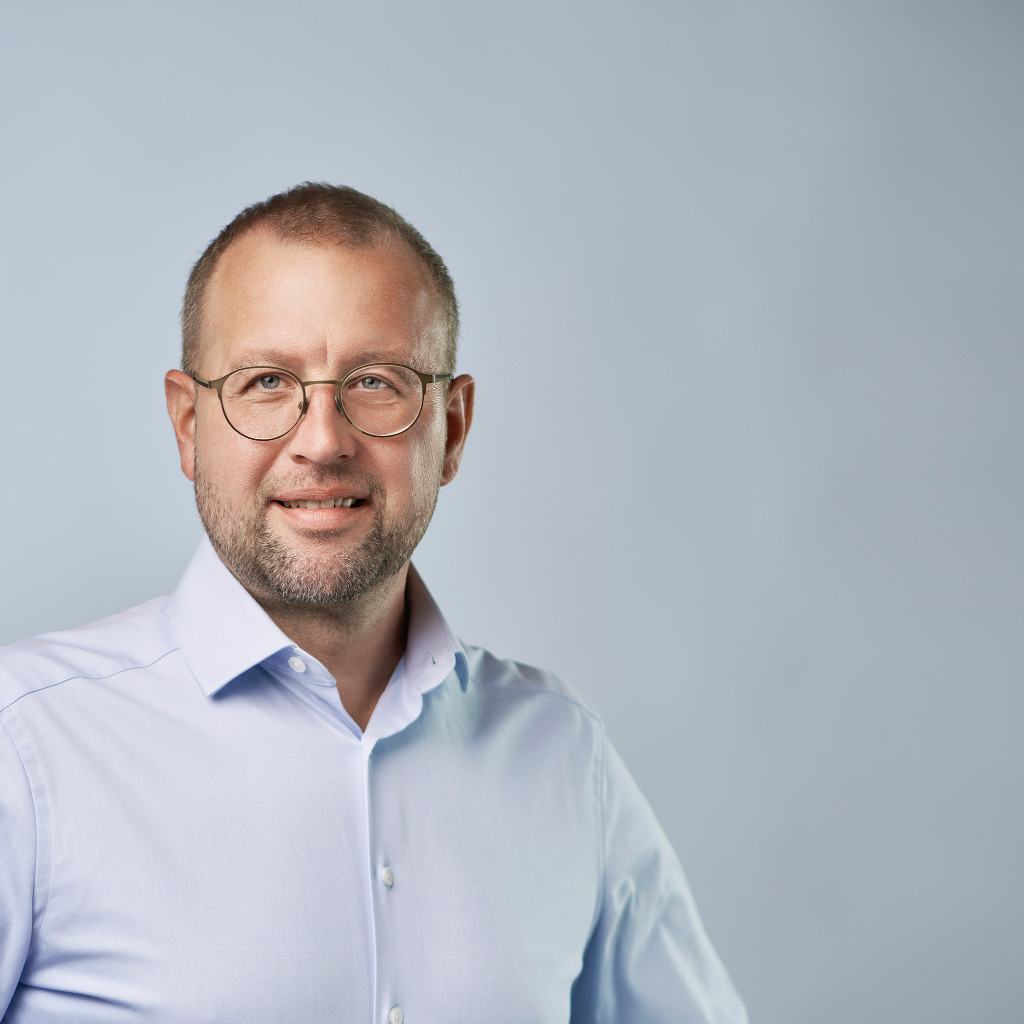 Volker Sauer - Compugroup Medical in diversen Management Positionen im ...