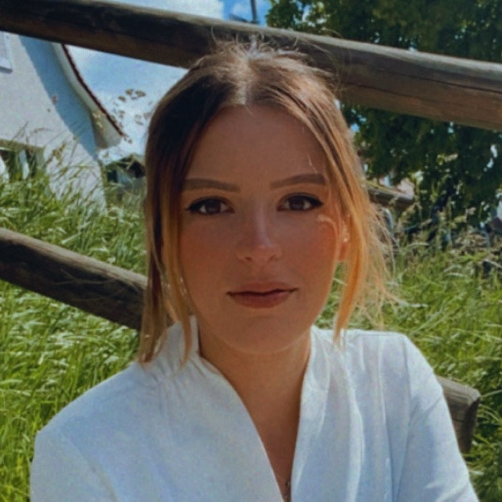 Lisa Geiger's Instagram, Twitter & Facebook on IDCrawl