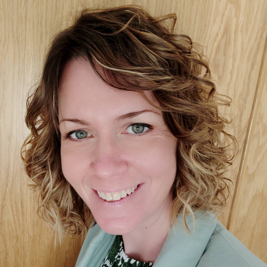 Lucia Garay - Headhunting Partner & Executive Coach - Stamina Partners ...