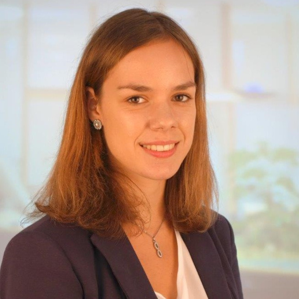 Julia Schlüter: Ausbildung und Berufserfahrung | XING