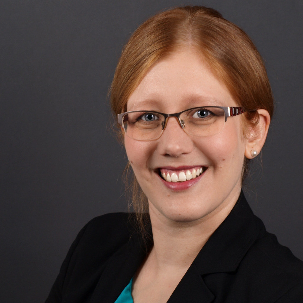 Julia Hilß - Mitarbeiterin Presse- und Öffentlichkeitsarbeit - Hessen ...