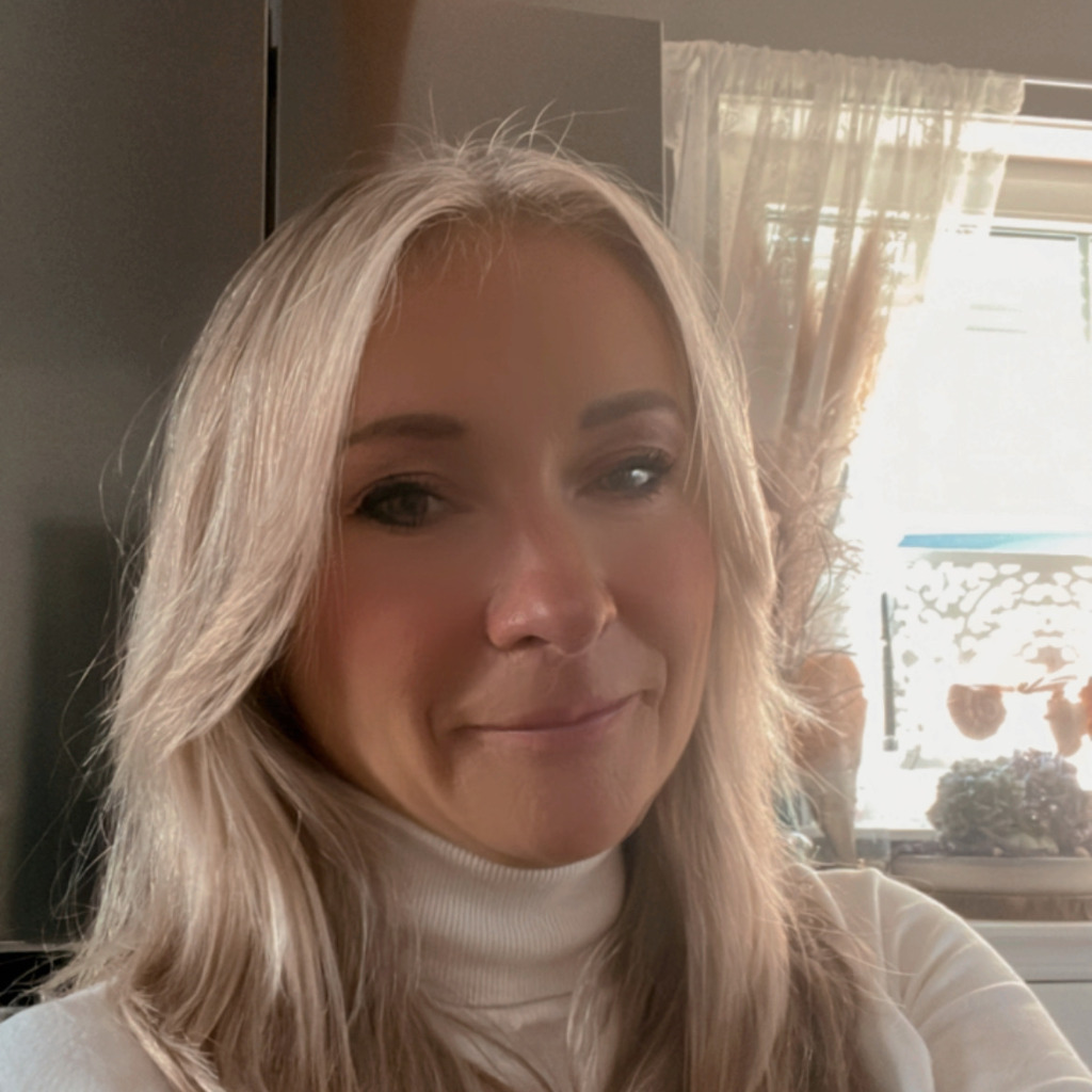 Sandra Holub's Instagram, Twitter & Facebook on IDCrawl