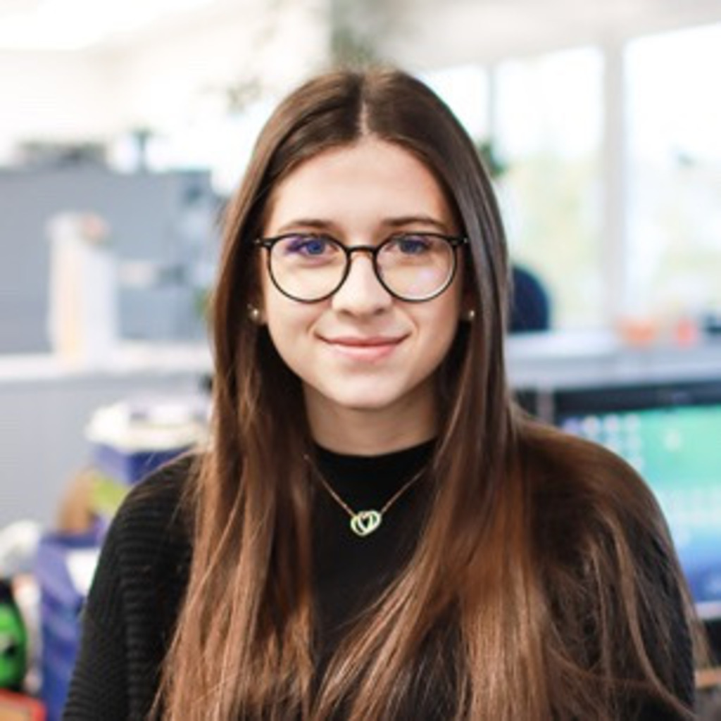 Laura Dunkel - Assistenz der Produktionsleitung - egf - Eduard G. Fidel ...