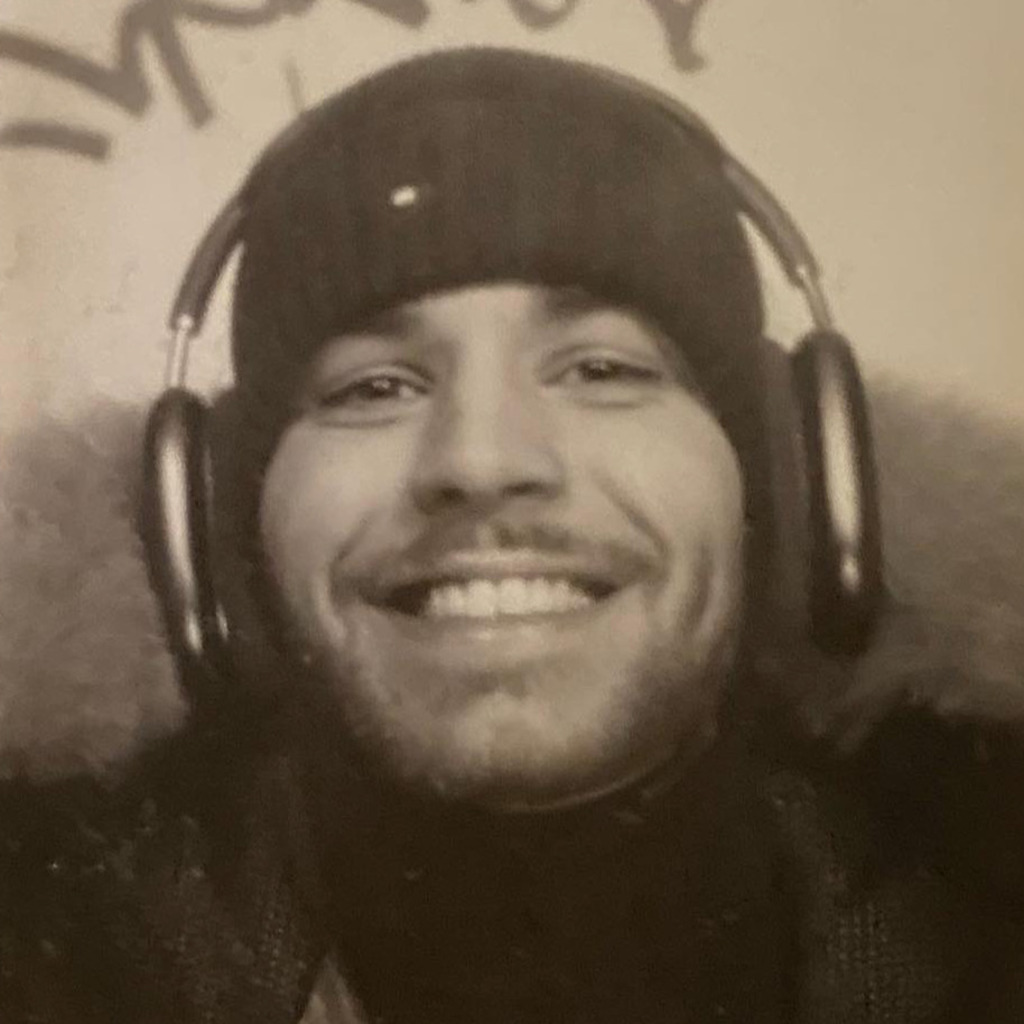 Robin Lange's Instagram, Twitter & Facebook on IDCrawl