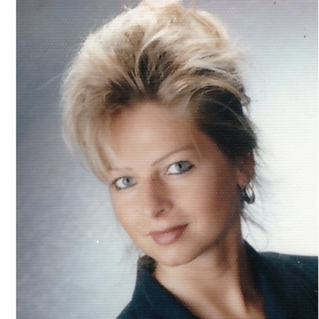 Elke Bayer - Recruiting Manager - medi-serv | XING