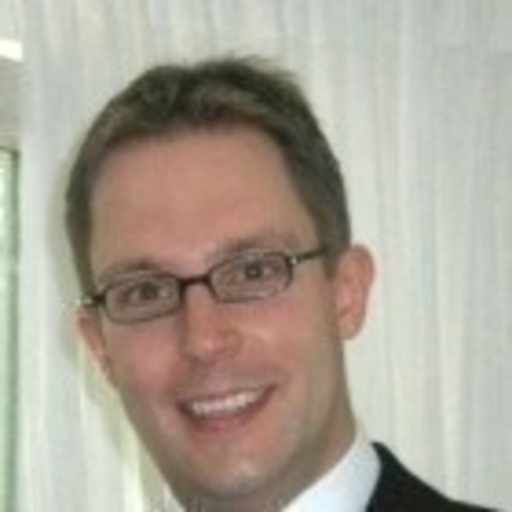 Dr. Sven Hackmann - Executive Director // Head of Central Compliance - UBS Europe SE, Frankfurt ...