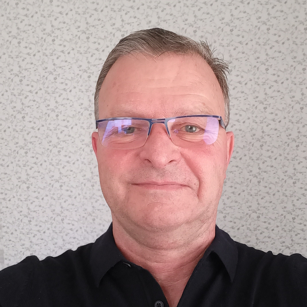 Richard Hoffmann - Produktionsleiter alles mit Papier ...