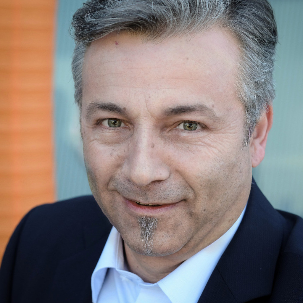 Peter P. F. Schäfer - Head of Content Management Healthcare Solutions ...