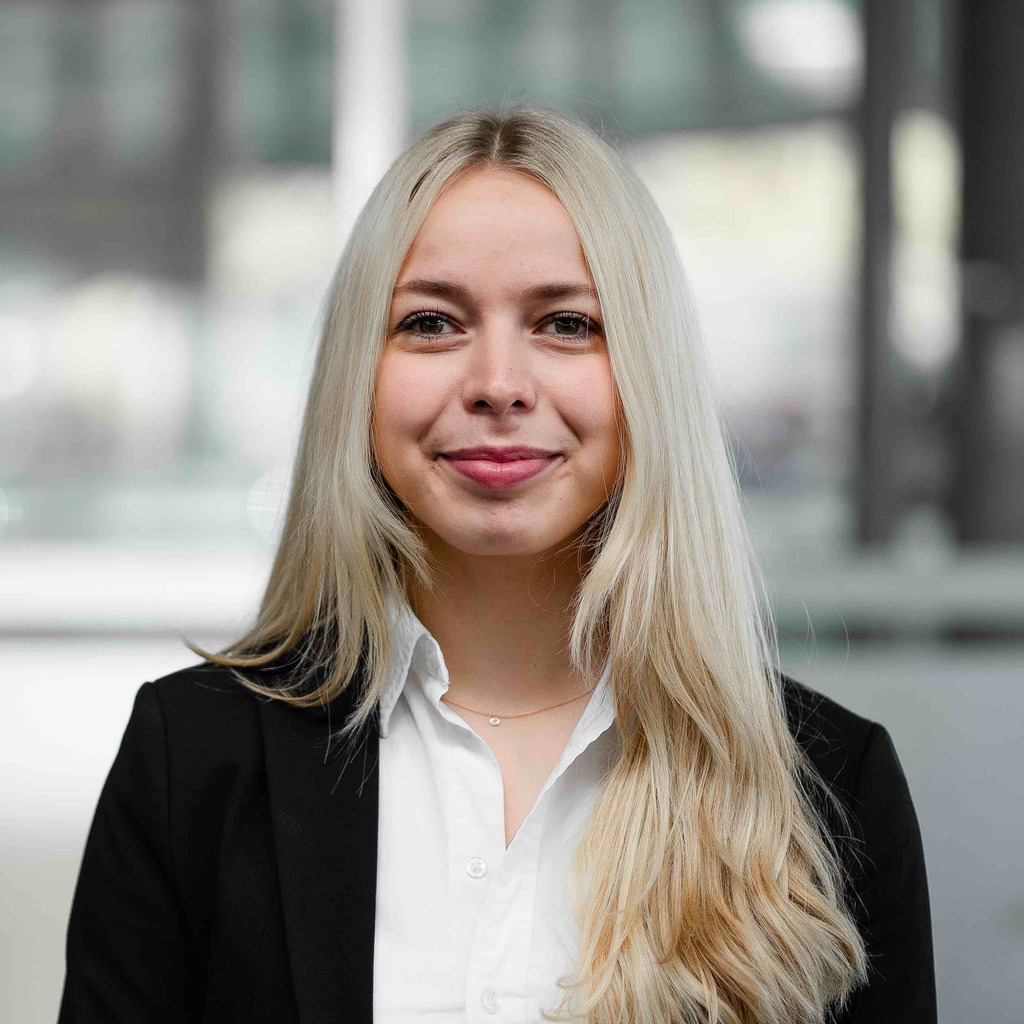 Michelle Marie Frick - Assistentin Service - Porsche Zentrum Karlsruhe ... Michelle Marie Frick - Assistentin Service - Porsche Zentrum Karlsruhe ...