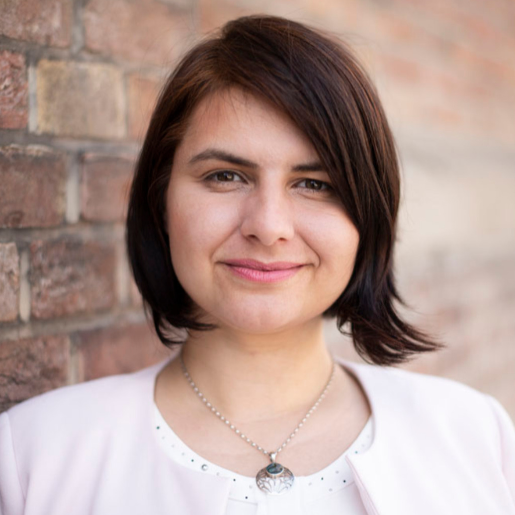 Lynn Strunk's Instagram, Twitter & Facebook on IDCrawl