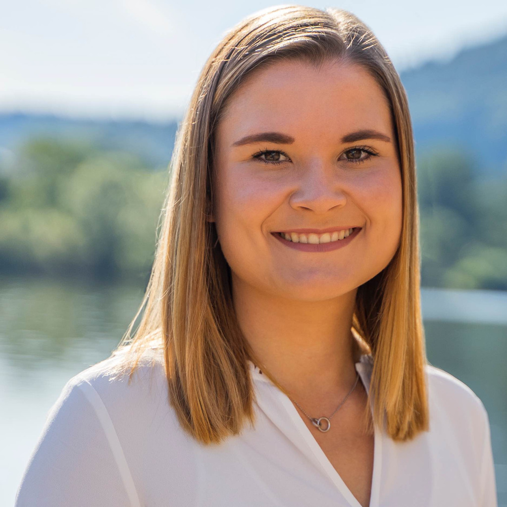 Laura Kohl's Instagram, Twitter & Facebook on IDCrawl