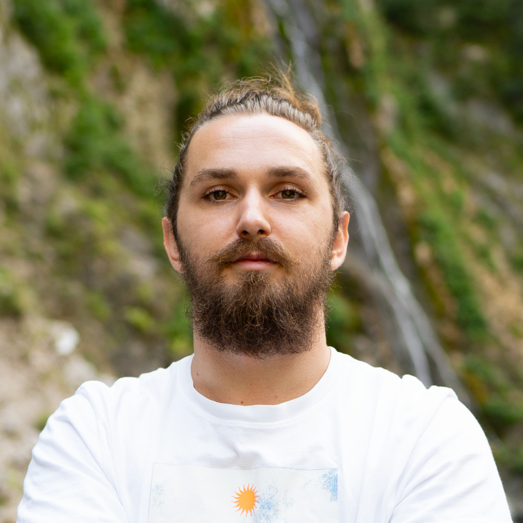 Berat Gashi - Senior Graphic Designer | UI/UX - Designed.co | XING