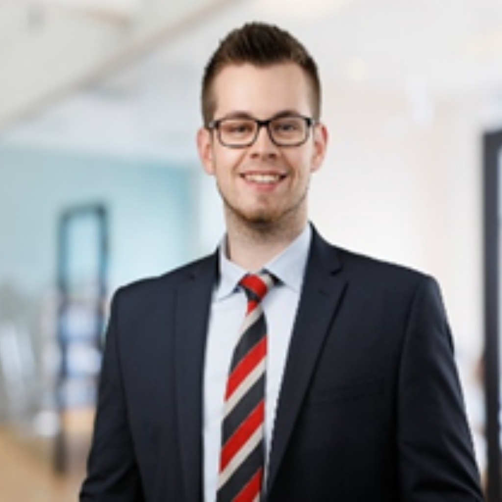 Dominic Ostermann - Underwriter Executive & Professional Lines ...