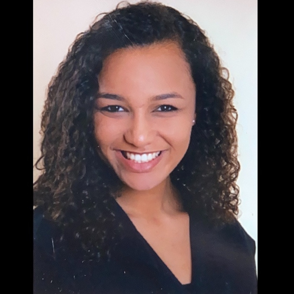 Anna Maria Baumgartner - Sachbearbeiterin Marketing - VR-Bank Ostbayern ...