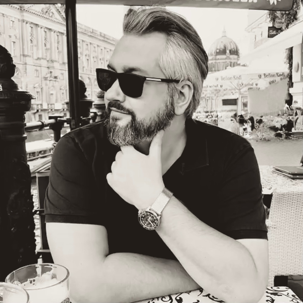 Tom Helbig - Virtual Tesla Advisor - Tesla | XING