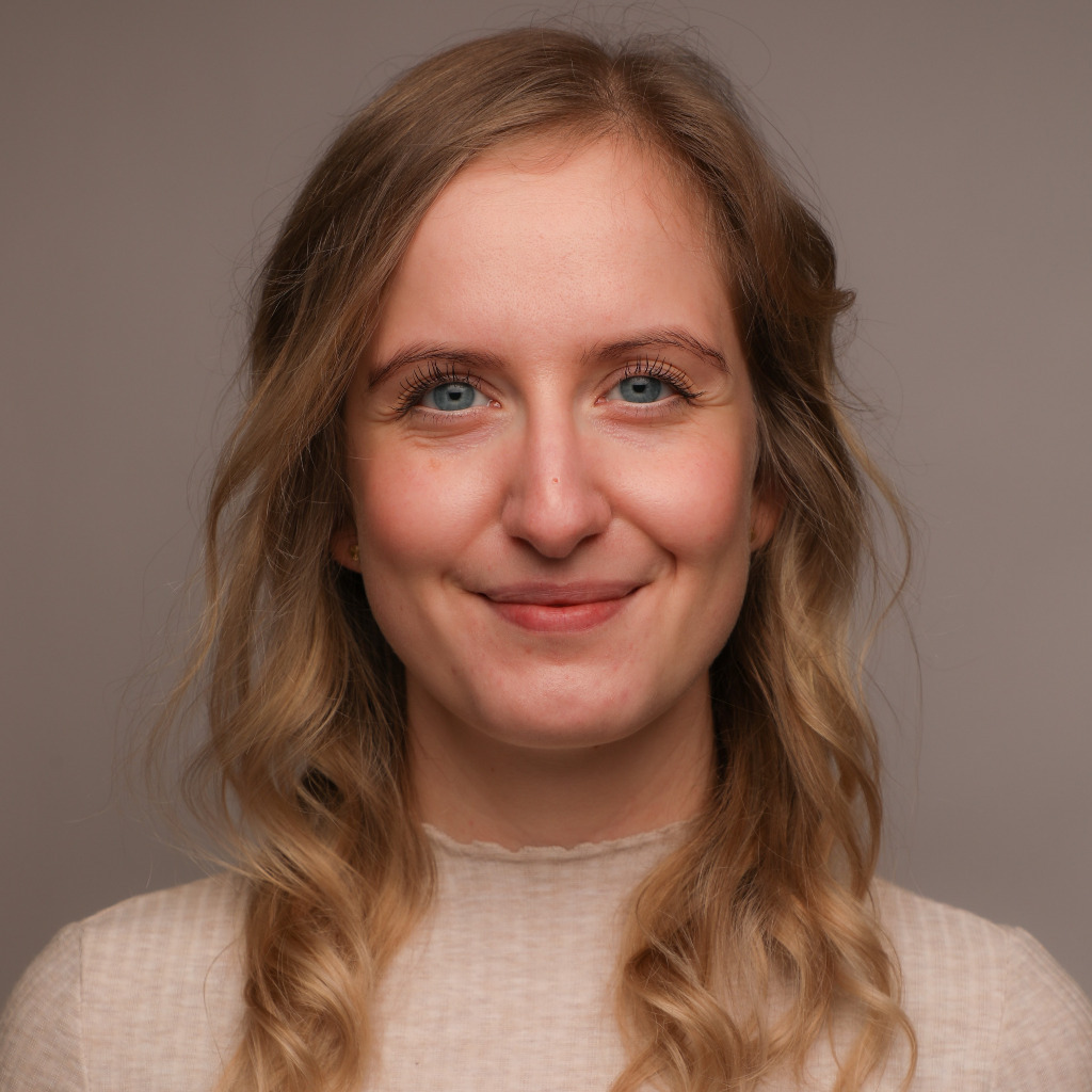 Lisa Roske's Instagram, Twitter & Facebook on IDCrawl