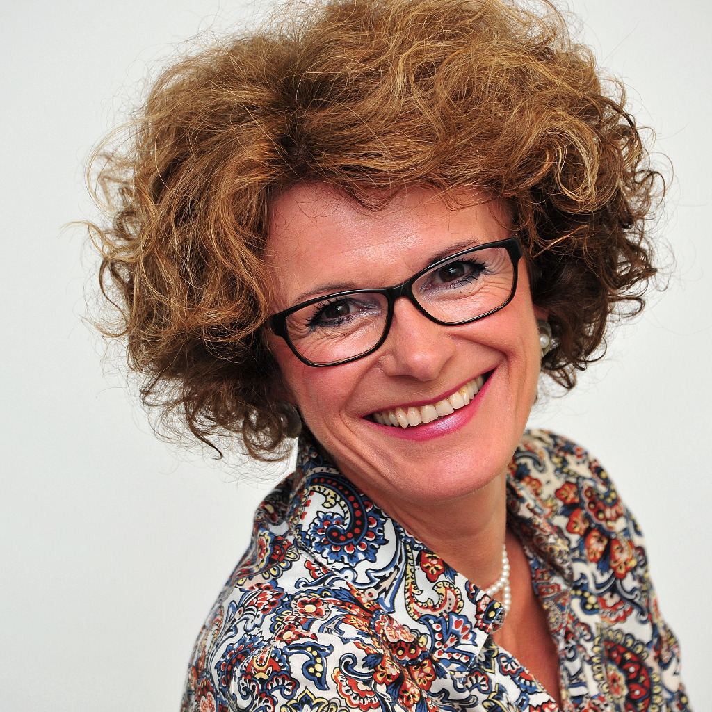 Susanne Hartmanns - Management Assistant & Marketing - Neuhaus ...