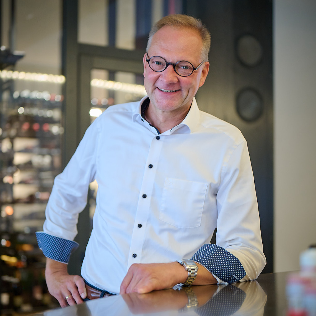 Florian Medek - Geschäftsführer - Hotel Asam | XING