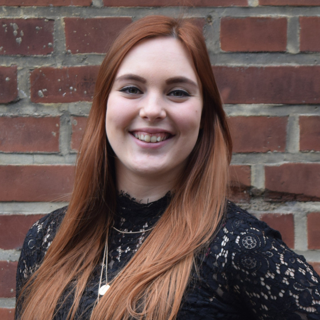 Laura Arndt - Junior Projektmanagerin - Show- und Veranstaltungsservice ...