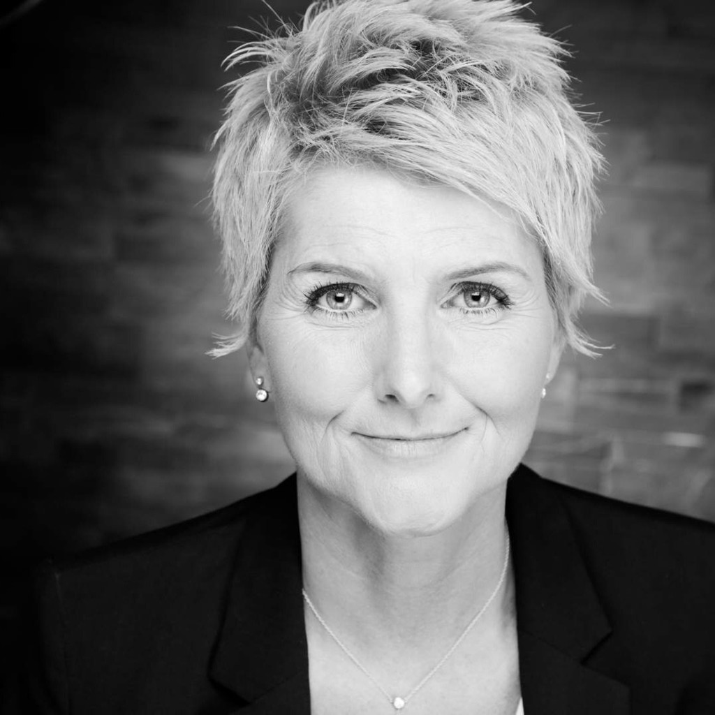 Anne Finke - RA/QA Specialist - Smith & Nephew | XING