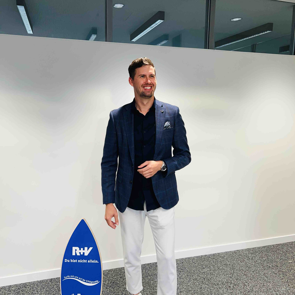 Tim Husar - Kunden- und Bezirksdirektor Banken - R+V Versicherung | XING
